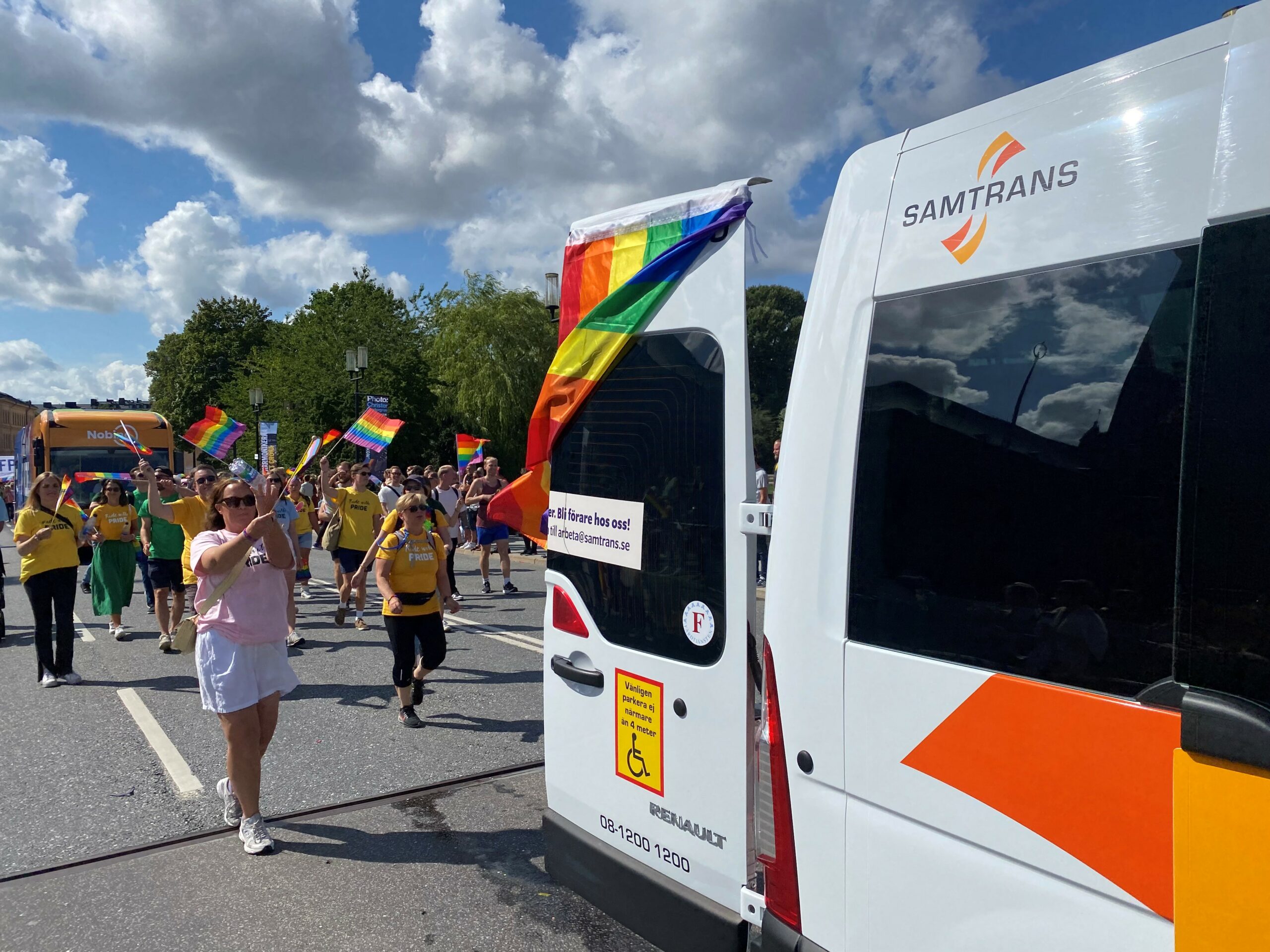 Nobina Care i årets Prideparad - Samtrans